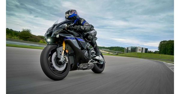 Купить Мотоцикл YAMAHA R1 (Icon Blue) 2024 - цена 2899000 ₽ в Москве