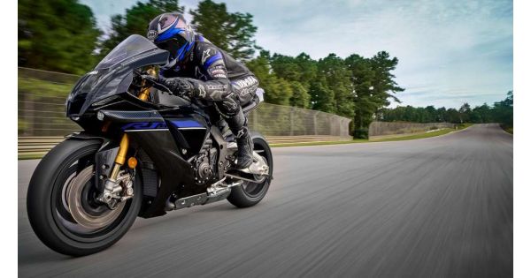 Купить Мотоцикл YAMAHA R1 (Icon Blue) 2024 - цена 2899000 ₽ в Москве